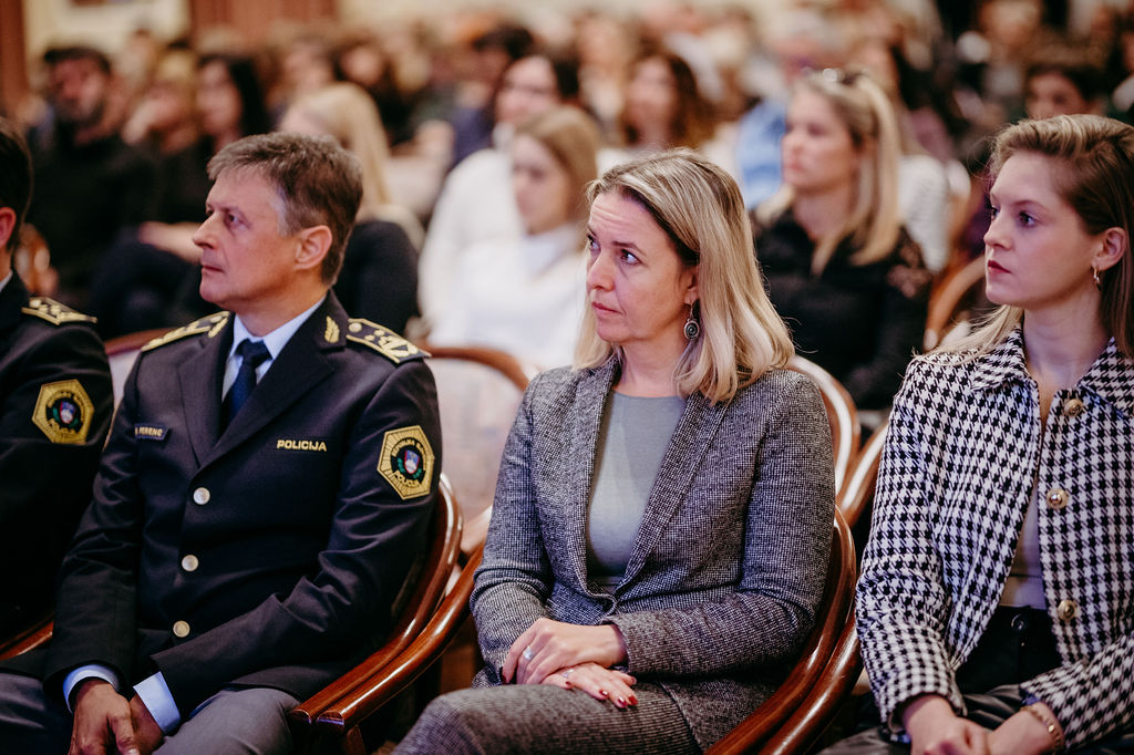 Policija - Letošnji, 20. posvet Mladi in kriminal privabil več kot 200 ...